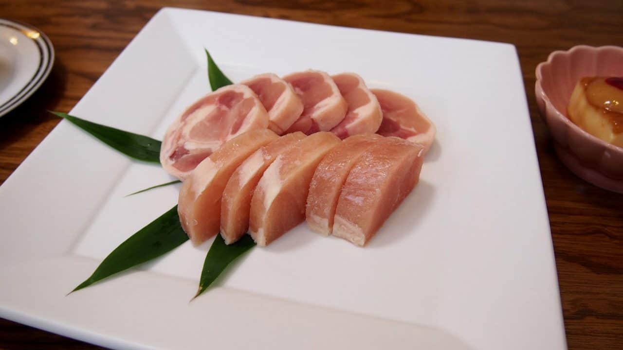 Unique Japanese Foods - Izumi's Oyako Steak Gohan - VOYAPON