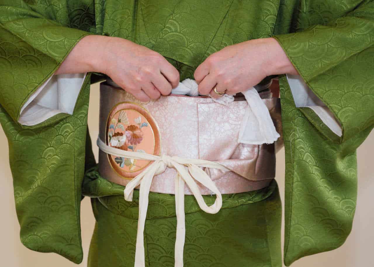 How To Tie a Nagoya Obi – With Pictures and Video - VOYAPON