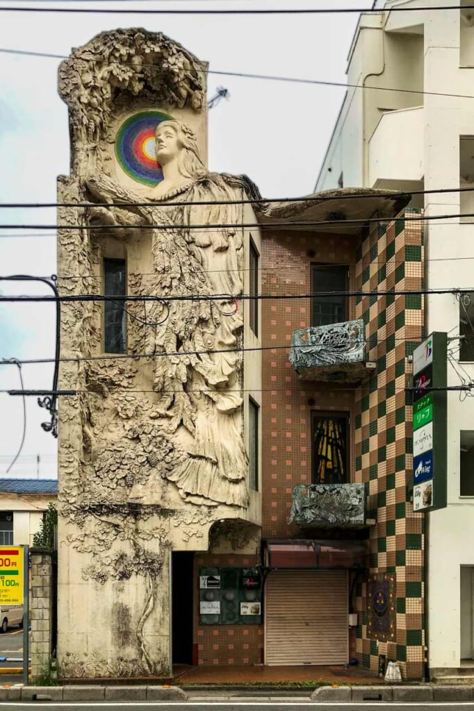 Von Jour Caux: The Dream-Like Buildings of The Japanese Gaudi